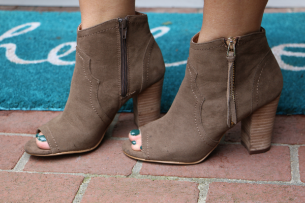 Cute Boots for Fall - Stylish Life for Moms