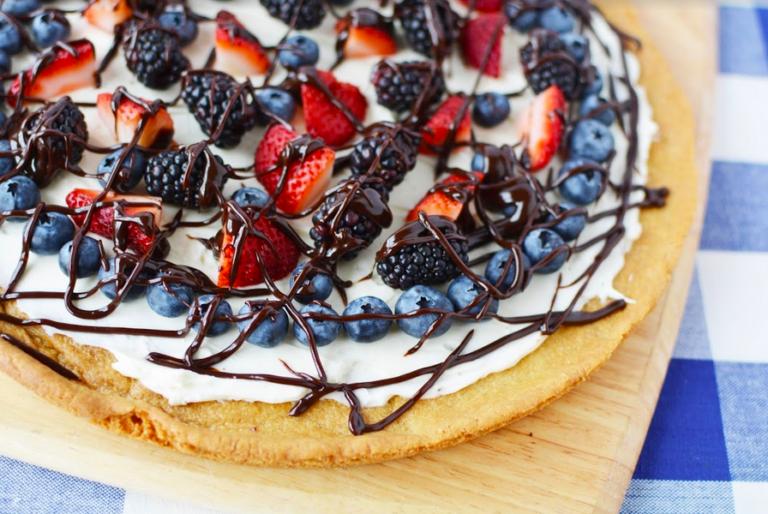 Sugar Cookie Fruit Pizza - Stylish Life for Moms