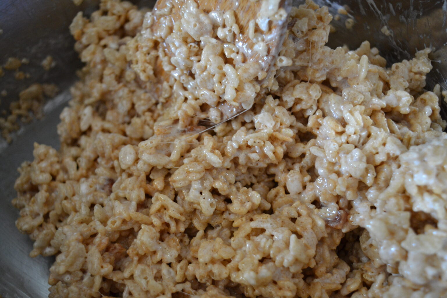 Apple Pie Rice Cereal Treats - Stylish Life for Moms