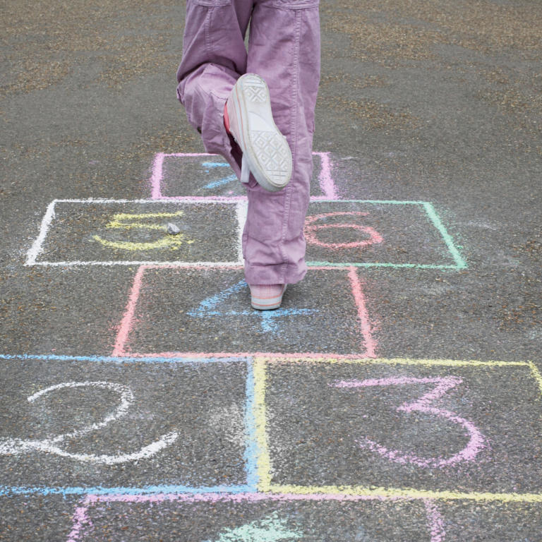 Fun Free Things To Do with Kids - Stylish Life for Moms