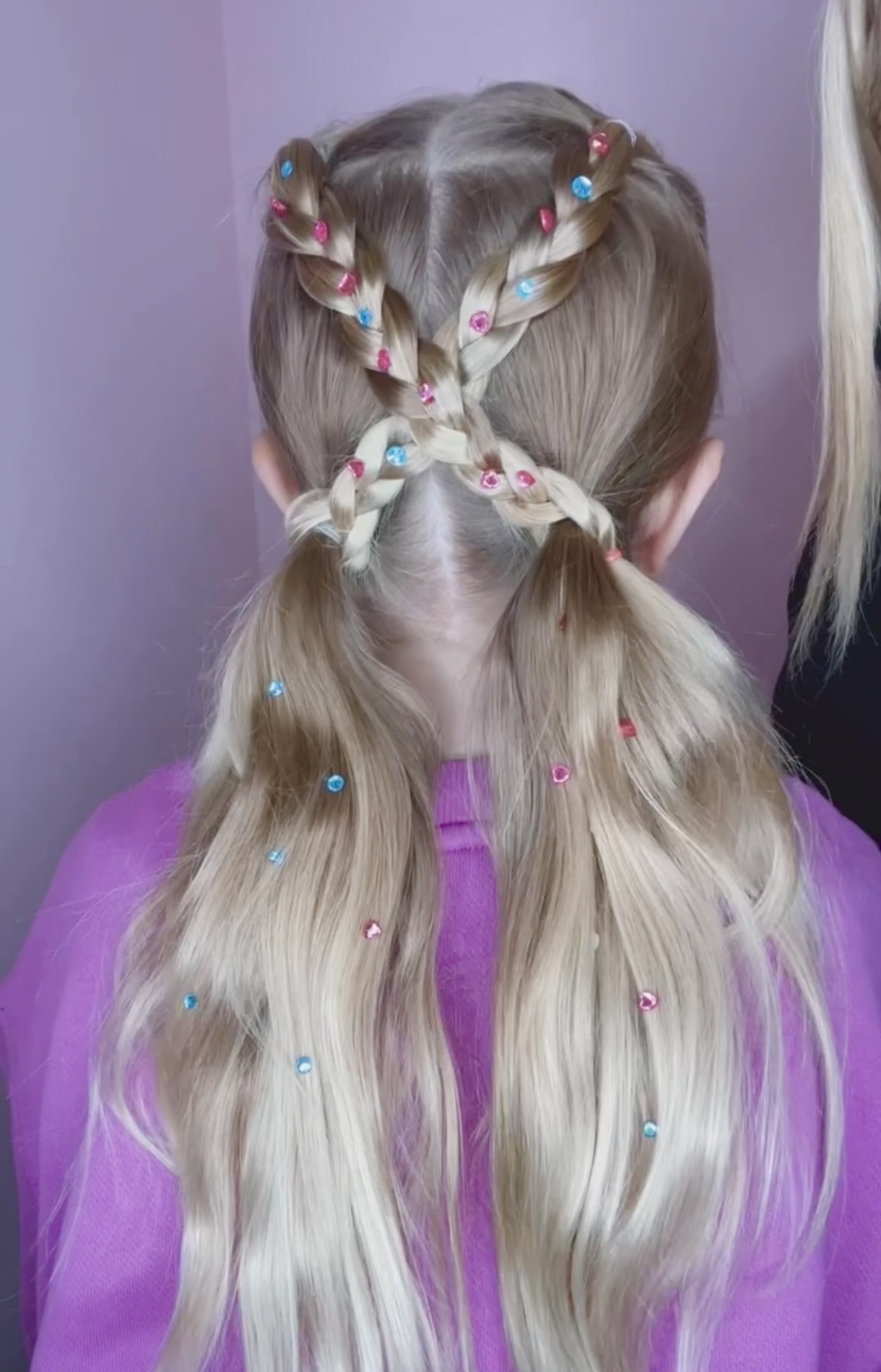 How To Bedazzle Your Hair for the Holidays - Stylish Life for Moms