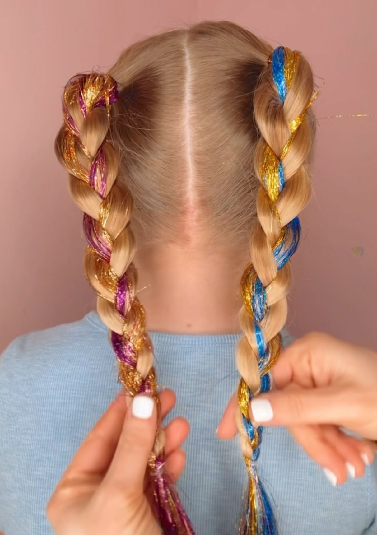 How to Use Hair Tinsel - Stylish Life for Moms