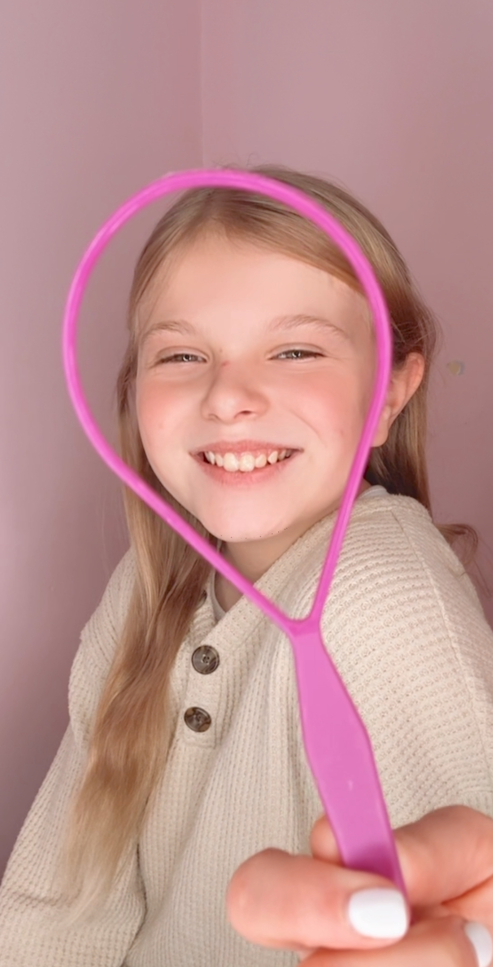 How To Use a Topsy Tail - Stylish Life for Moms